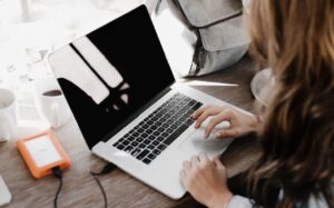 Windows 11 Black Screen after 25H2 update? 6 solutions to fix it